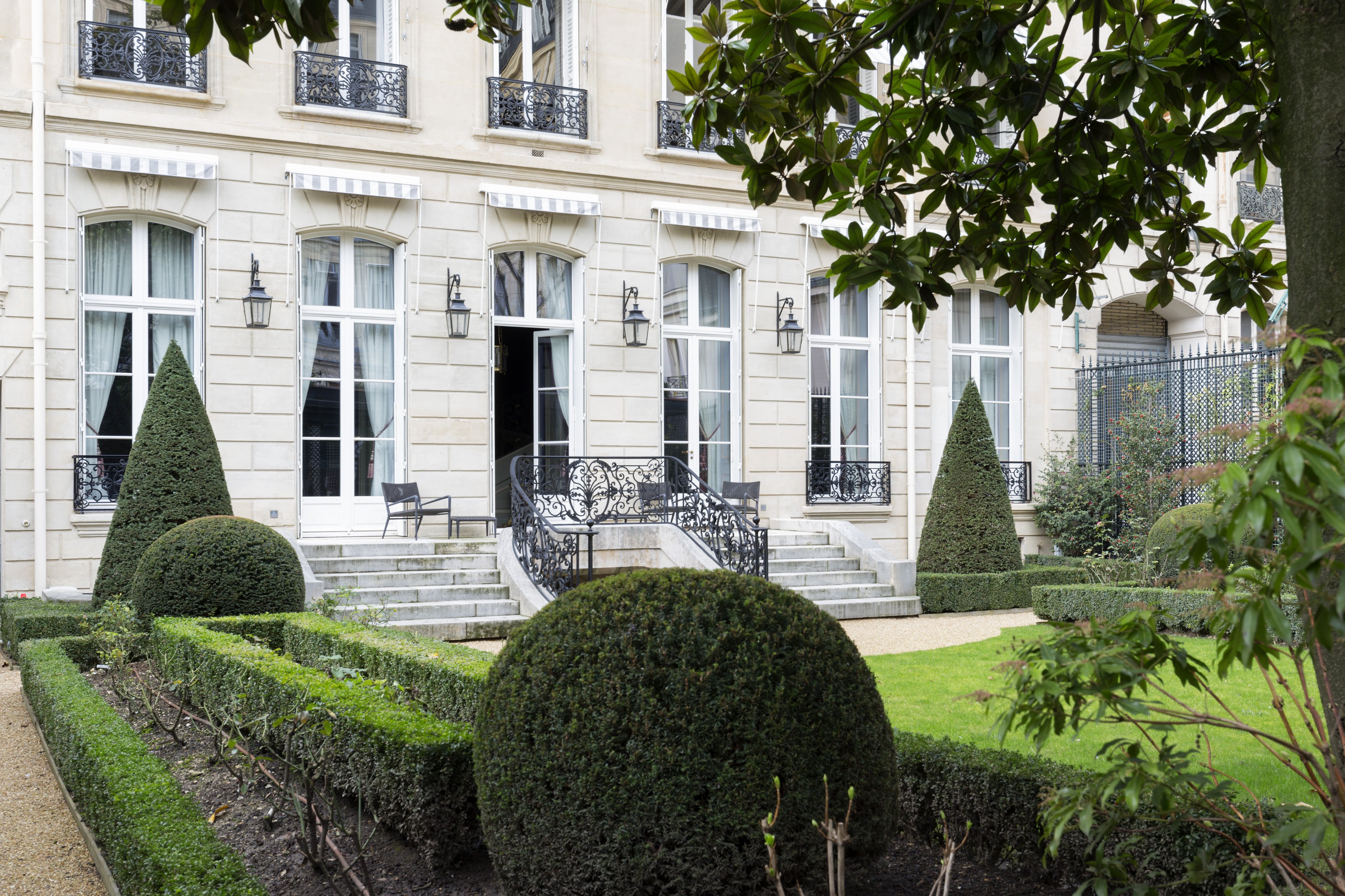 DANIEL FEAU - BELLES DEMEURES DE FRANCE, UNE REFERENCE HISTORIQUE POUR ...